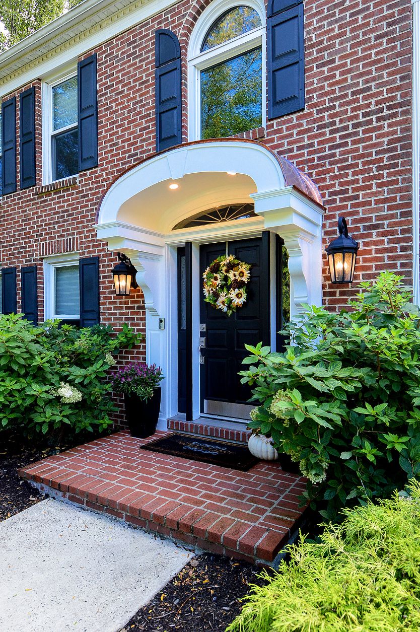 Blue Bell Portico - Harth Builders